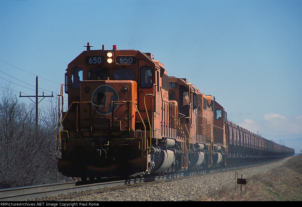 EJ&E 650 leads a loaded ore train southbound